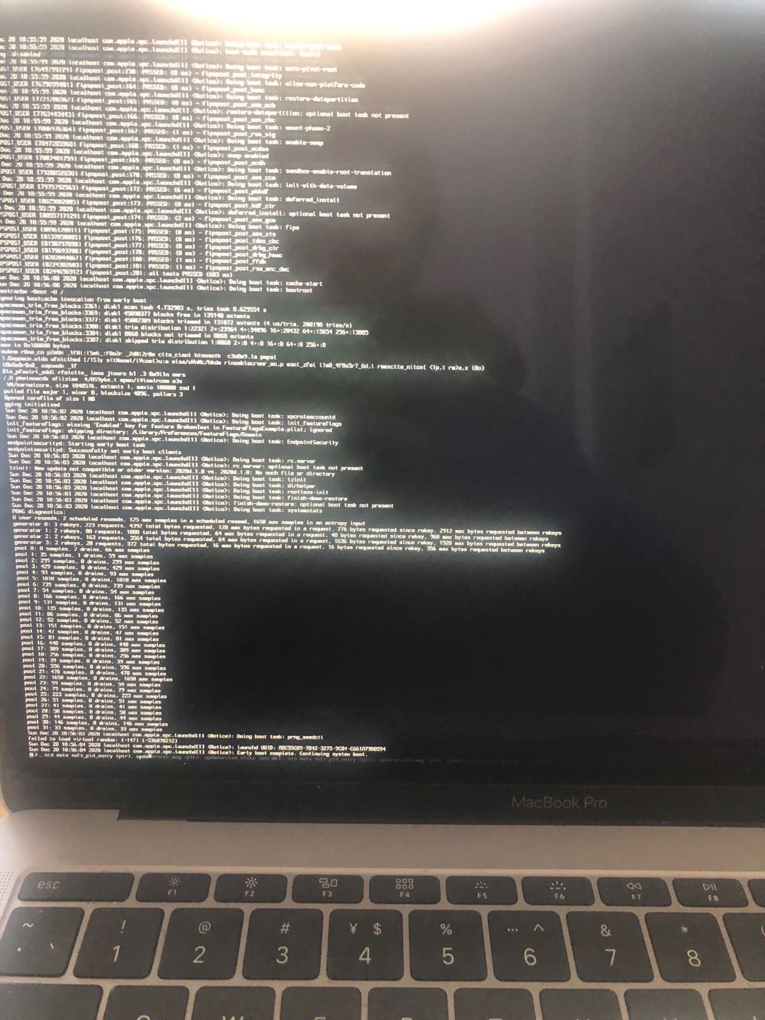 macbookpro开机有代码 - Apple 社区