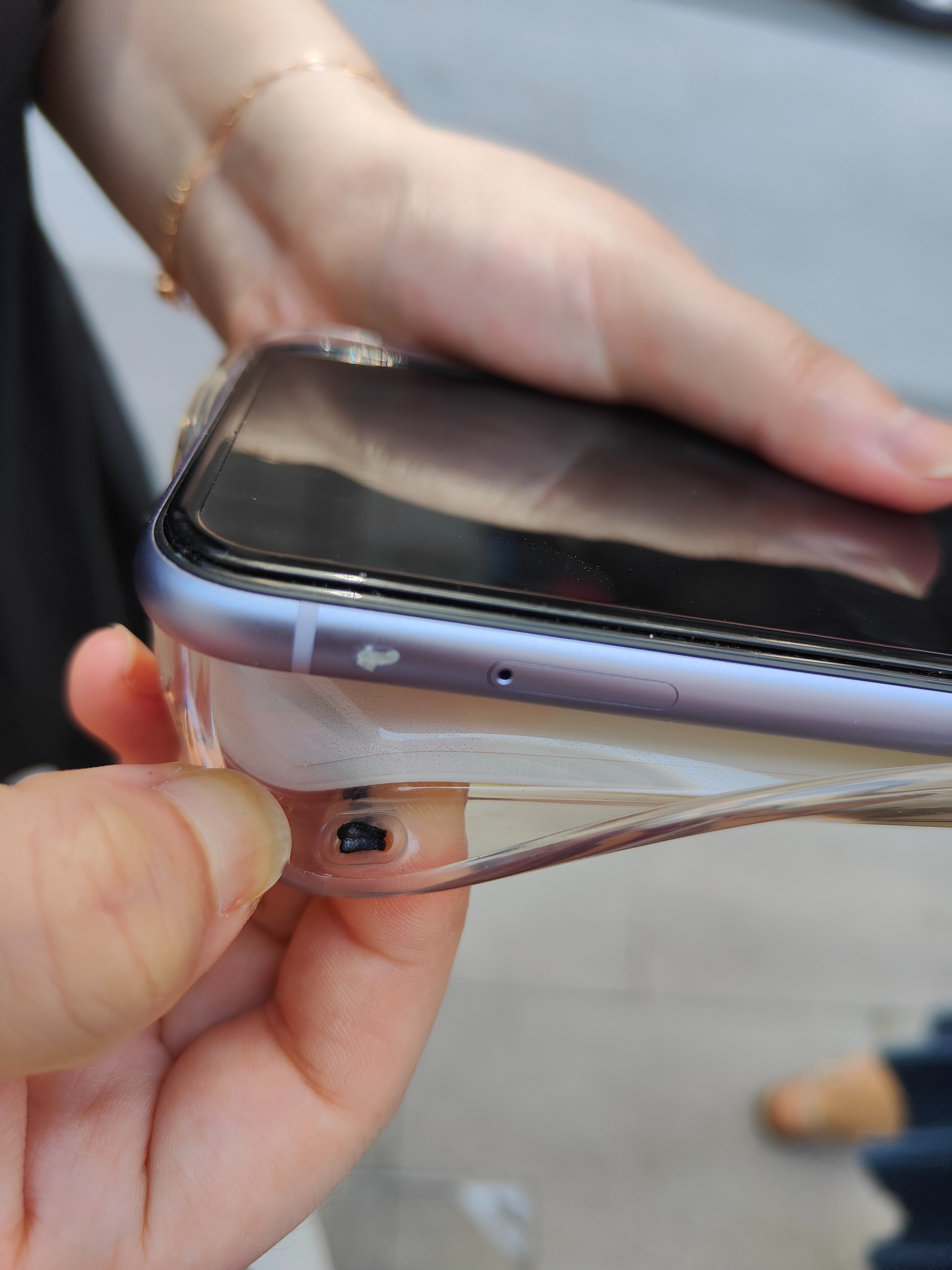 iPhone11保护很好的情况下掉漆了， 还会… - Apple 社区